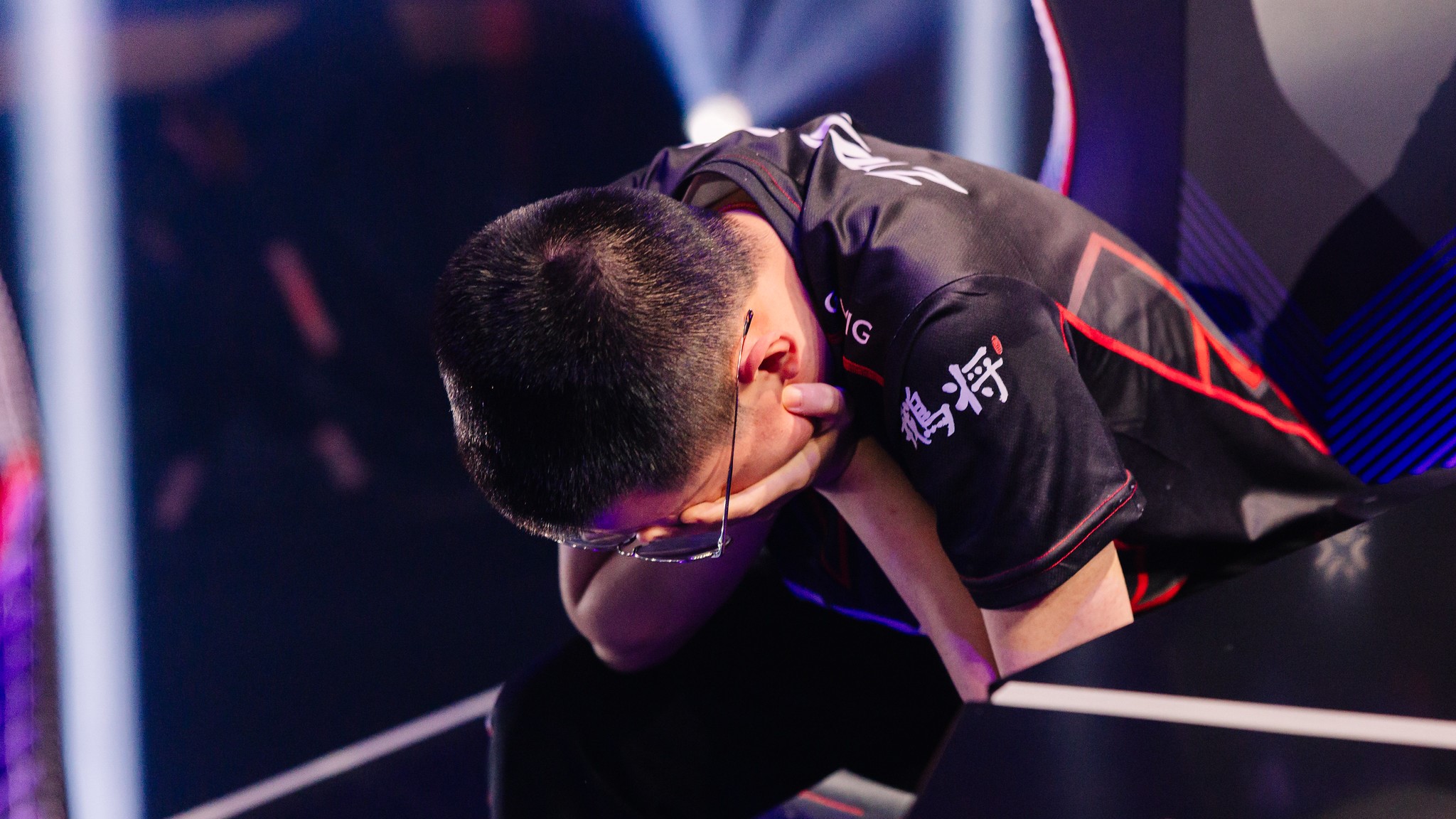 Showman on stage, humble behind the scenes, EDG KangKang: "I want to be ...