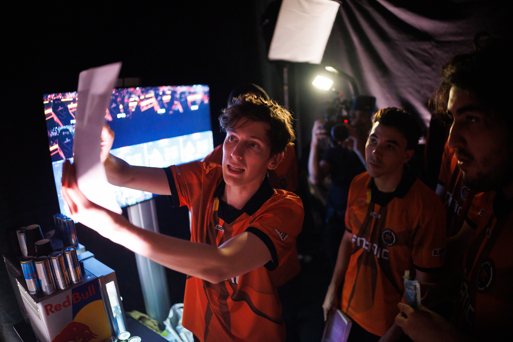 The walkout king is back: Fnatic re-signs Boaster for another year ...