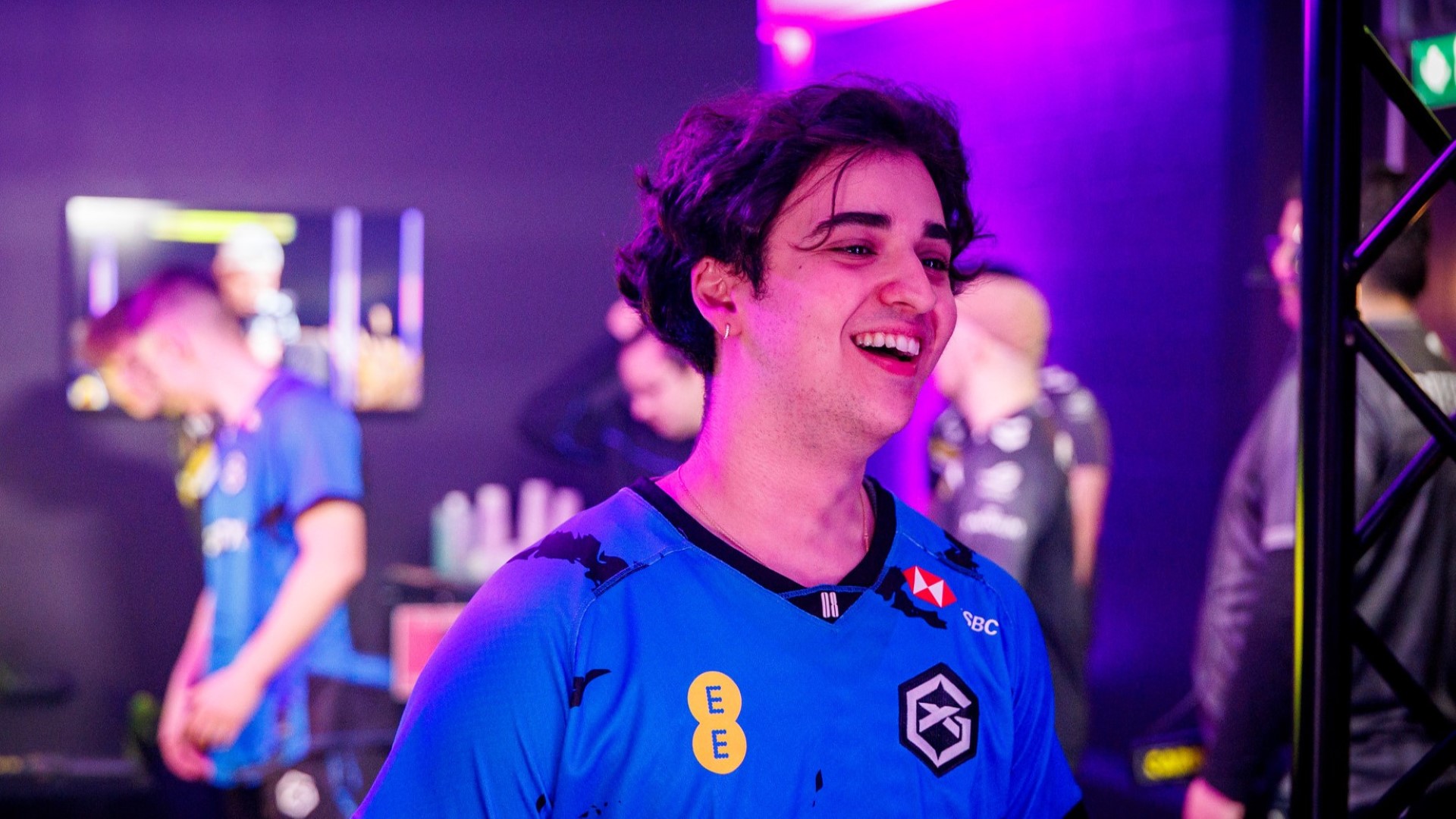 GIANTX benches runneR and tomaszy in mid-season roster shake-up ...