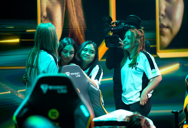 G2 Gozen reverse sweep Shopify Rebellion Female to win VCT 2022 Game ...